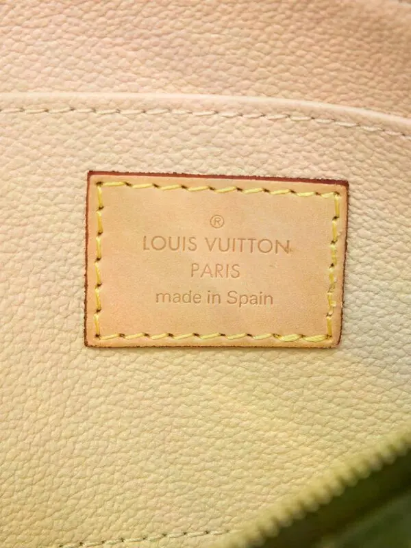 LOUIS VUITTON Monogram Cosmetic Pm Pouch