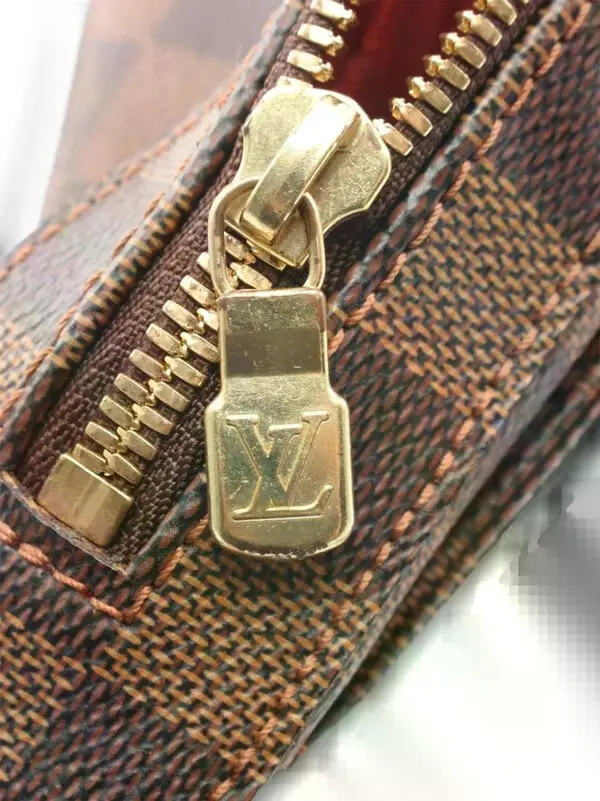 LOUIS VUITTON Geronimos Belt Bag