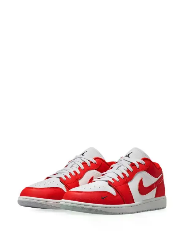 JORDAN 1 Low Se Sneakers
