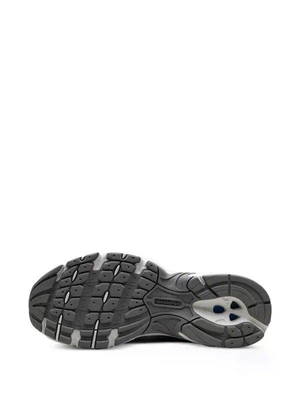 NEW BALANCE 530 Sneakers