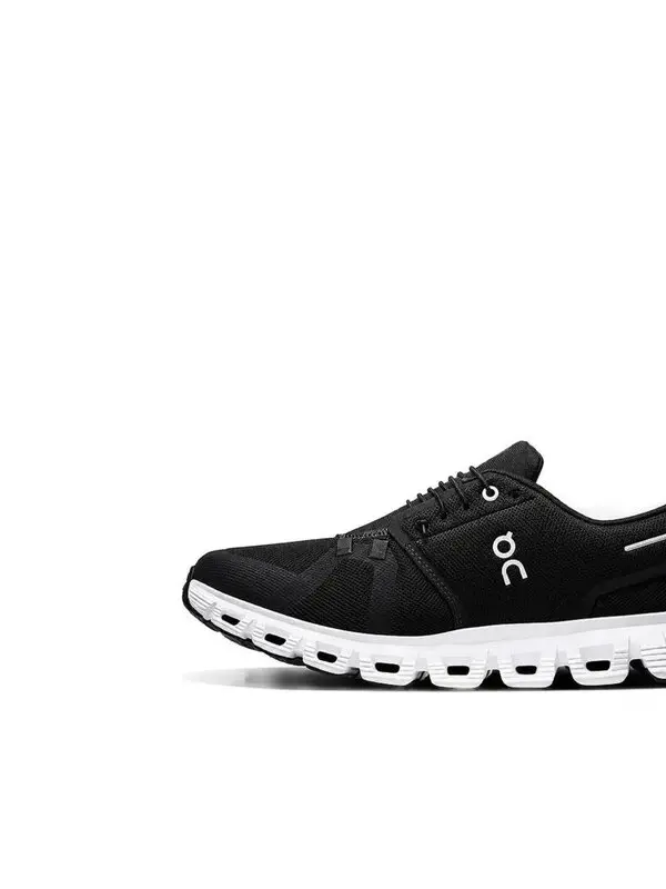 On 6 Sneakers
