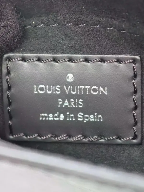 LOUIS VUITTON Epi Petit Sac Plat Satchel