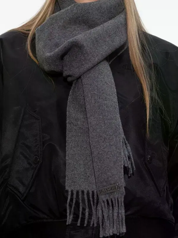 Balenciaga Fringed Logo-plaque Scarf