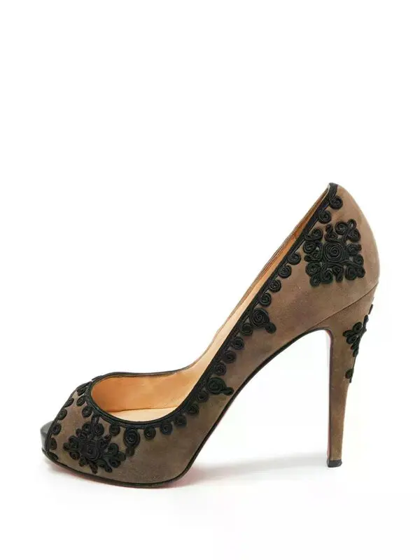 CHRISTIAN LOUBOUTIN Very Prive Lace-embroidered Pumps - Grey