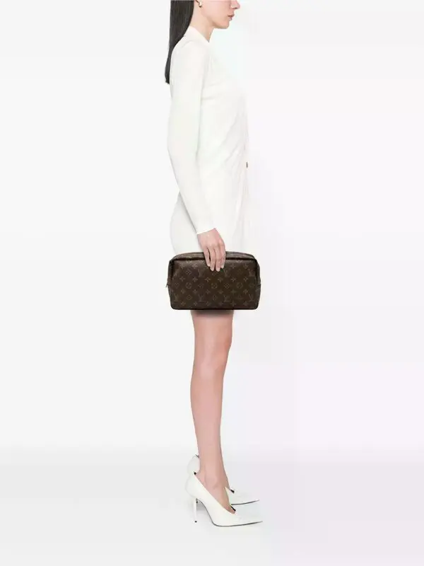 LOUIS VUITTON Monogram Trousse Toilette 28 Clutch Bag - Brown