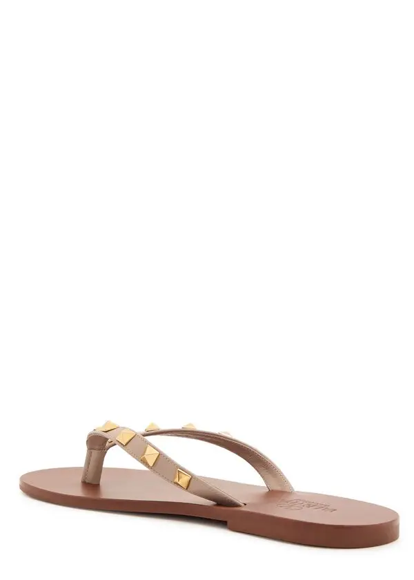 Valentino Garavani Rockstud Thong Leather Sandals - Beige