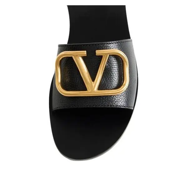 Valentino Garavani Calfskin Point Vlogo Signature Slide Sandal - Black