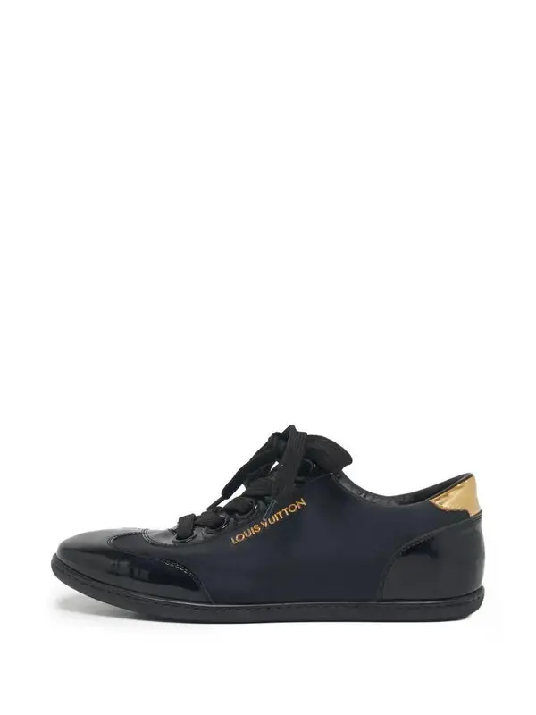 LOUIS VUITTON Low-top Sneakers - Black