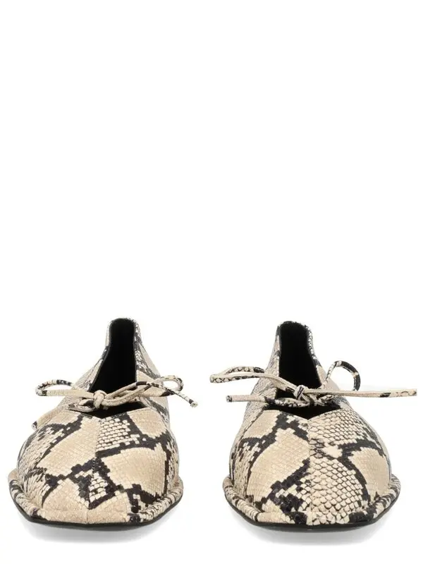 ALOHAS Embossed Square Toe Flats