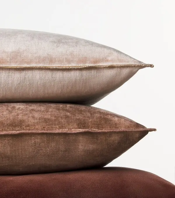 MAISON DE VACANCES Velour Cushion
