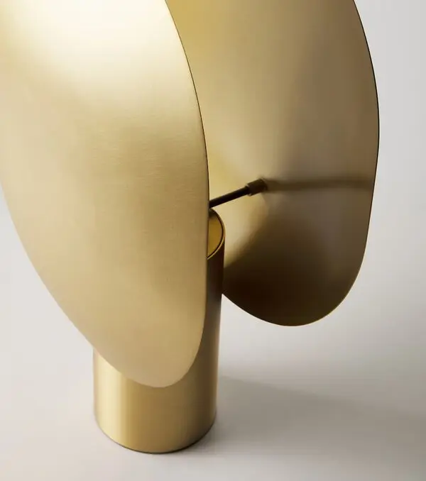 101 COPENHAGEN Clam Table Lamp - Gold