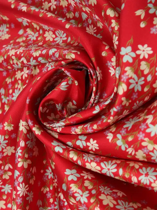 COCCINELLE Square Silk Scarf With All-over Floral Print - Red