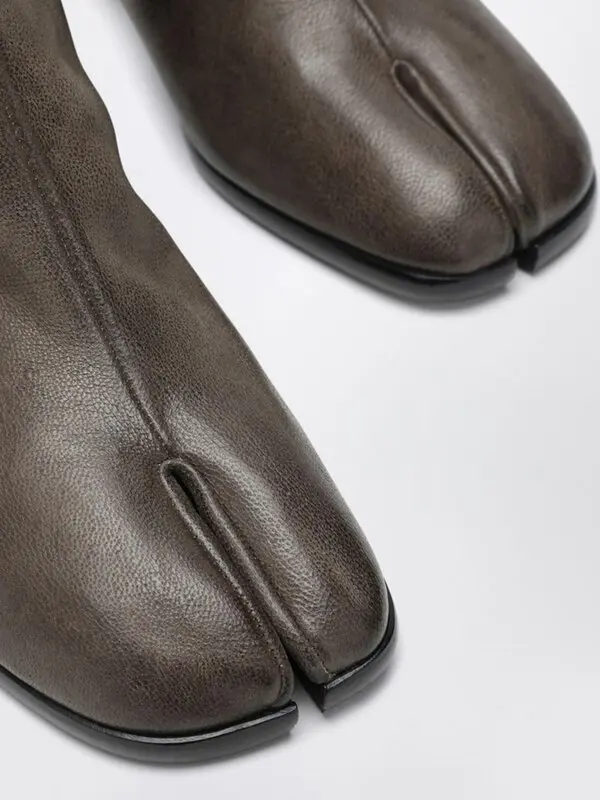 MAISON MARGIELA Tabi Boot - Brown