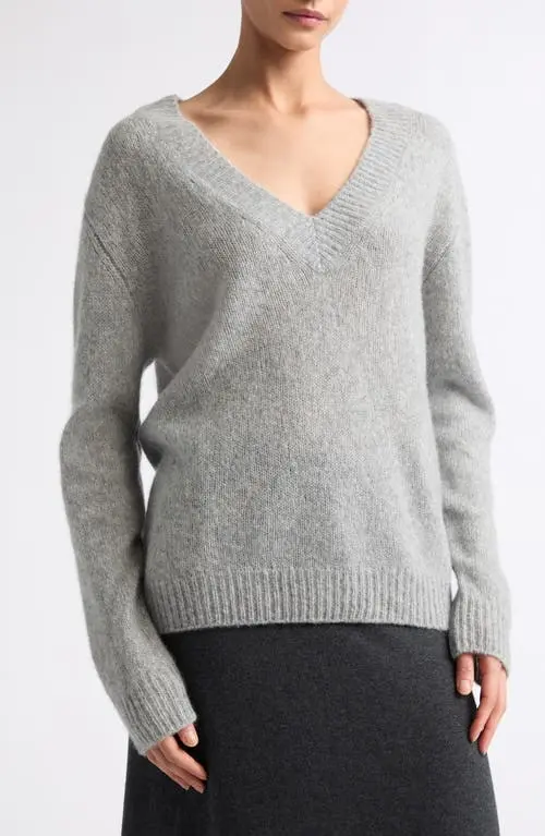 LISA YANG Leona V-neck Cashmere & Silk Sweater - Cloudy