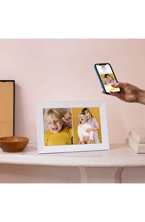AURA FRAMES Carver 10.1 Inch Digital Picture Frame