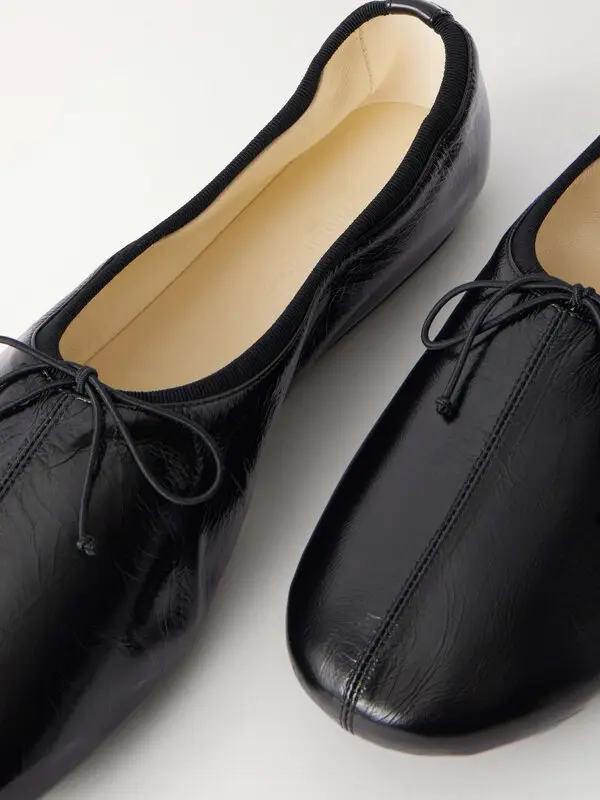 Phoebe Philo Bow-detail Crinkled Glossed-leather Ballet Flats