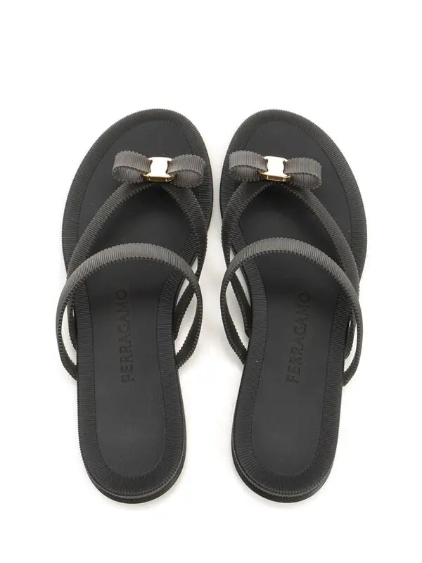 FERRAGAMO Vara Flip-flop Sandals With Jelly Bow - Black