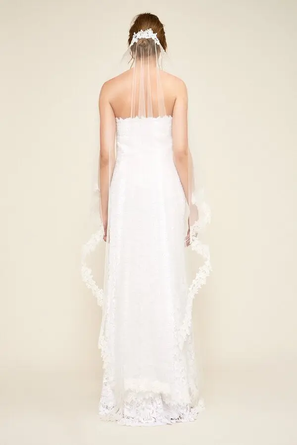 Tadashi Shoji Floral Lace Chapel-length Veil With Embellished Trim - Ivory