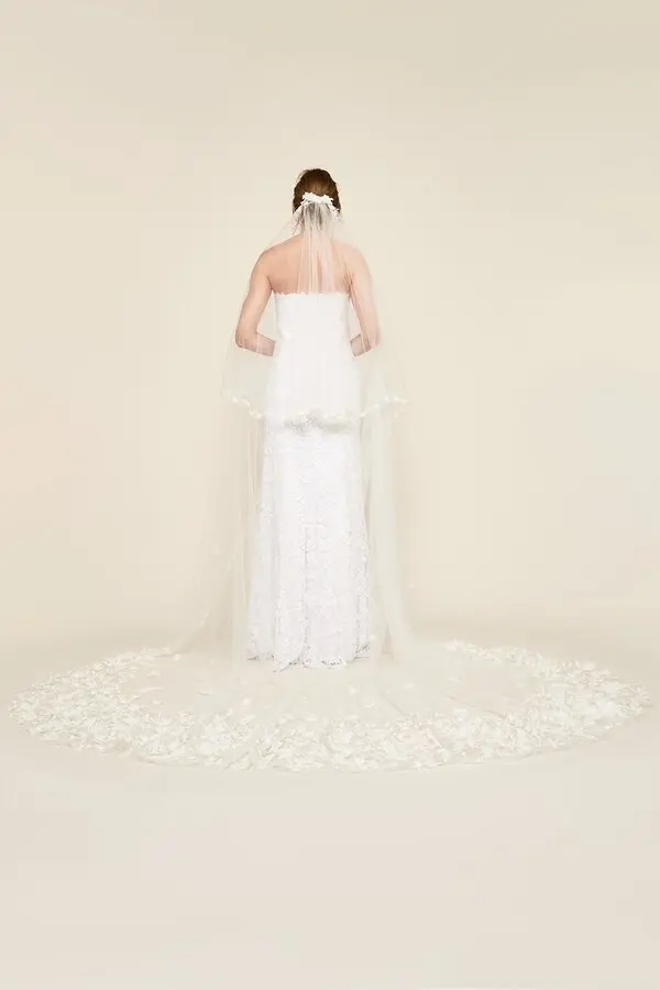 Tadashi Shoji Paley Floral Appliqué Veil - Ivory