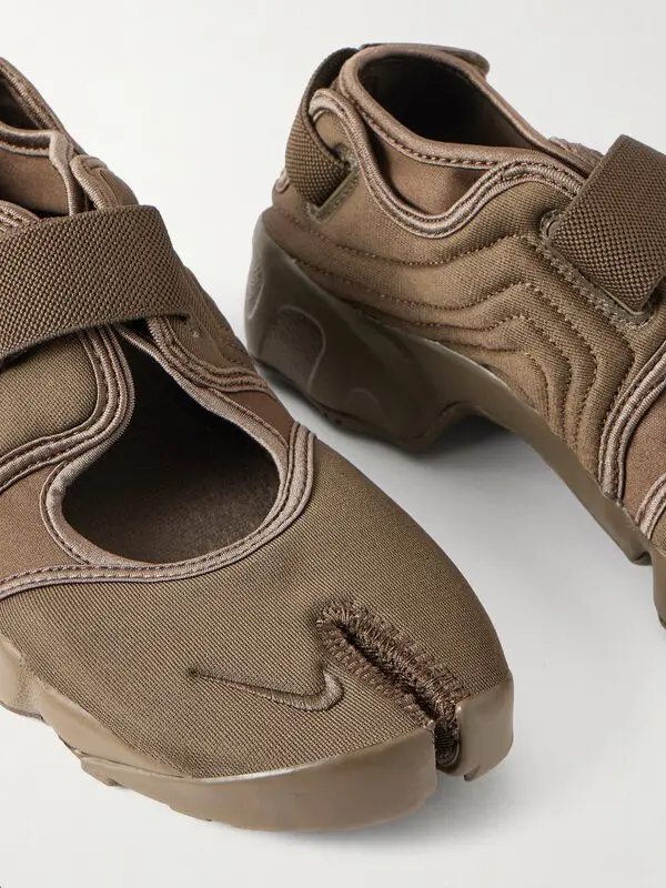 Nike Rift Split-toe Sneakers - Brown