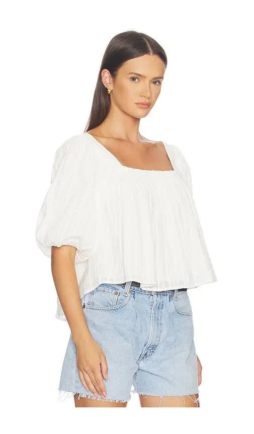 MORE TO COME Janitra Top