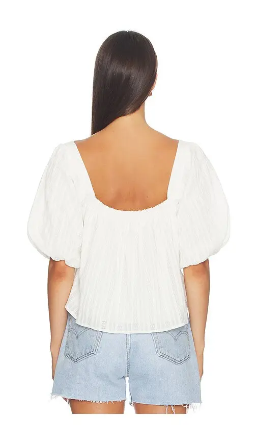 MORE TO COME Janitra Top
