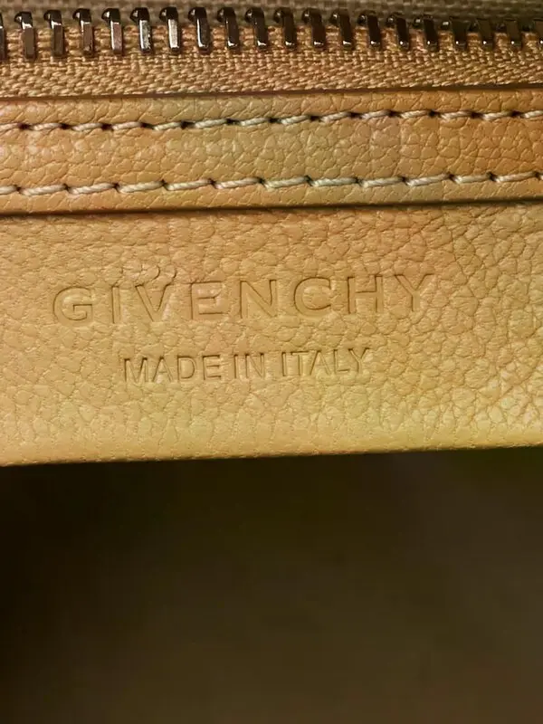 Givenchy Small Antigona Handbag - Neutrals