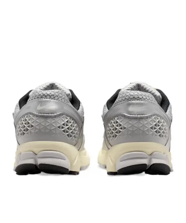 Nike Zoom Vomero 5 Sneakers