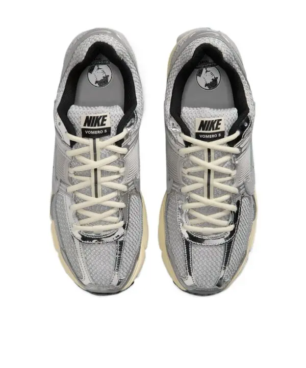 Nike Zoom Vomero 5 Sneakers