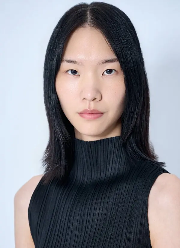 Issey Miyake Sleeveless Ribbed High-neck Top - Black