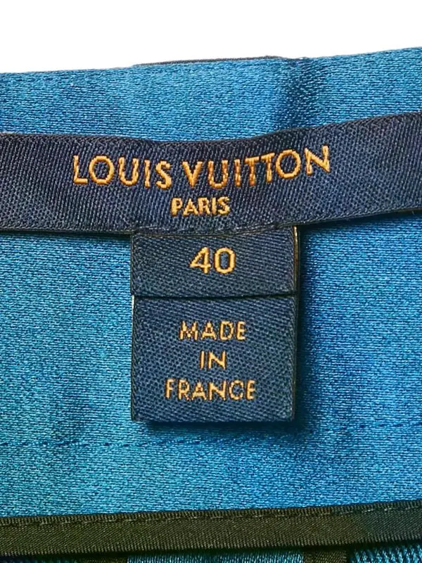 LOUIS VUITTON Buttoned Straight Mini Skirt