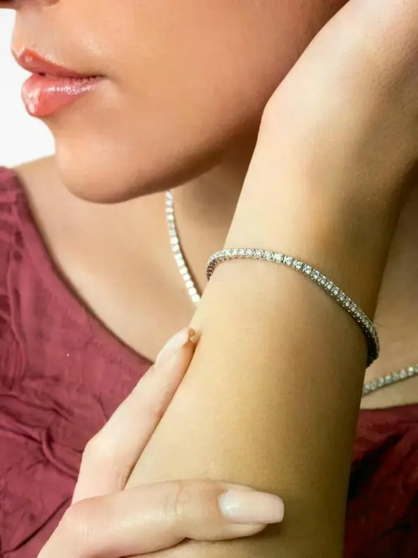 Nimo With Love Diamond Round Tennis Bracelet In White Gold - Silver