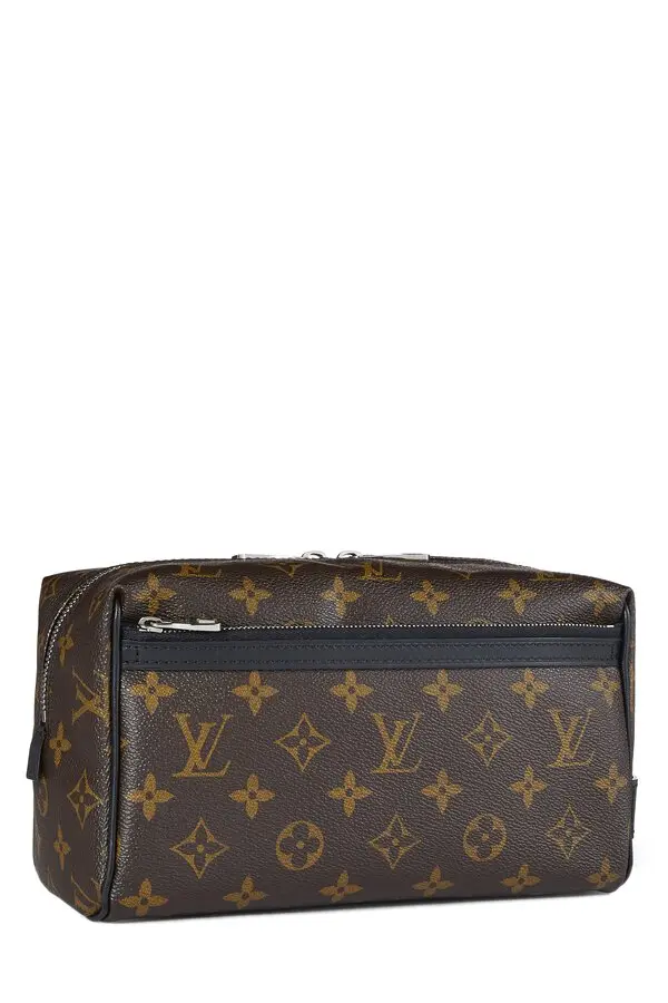 LOUIS VUITTON Monogram Canvas Toiletry Kit