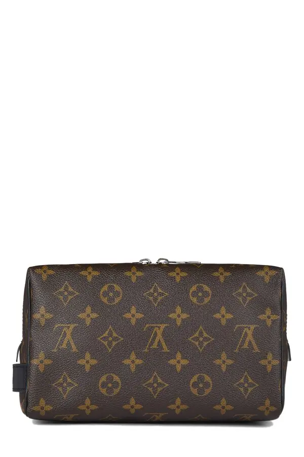 LOUIS VUITTON Monogram Canvas Toiletry Kit