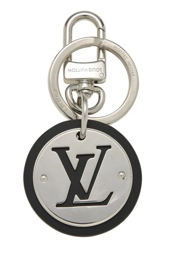 LOUIS VUITTON Silver Cutout Circle Logo Key Holder