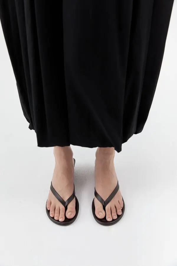 ST. AGNI Thong Wedge