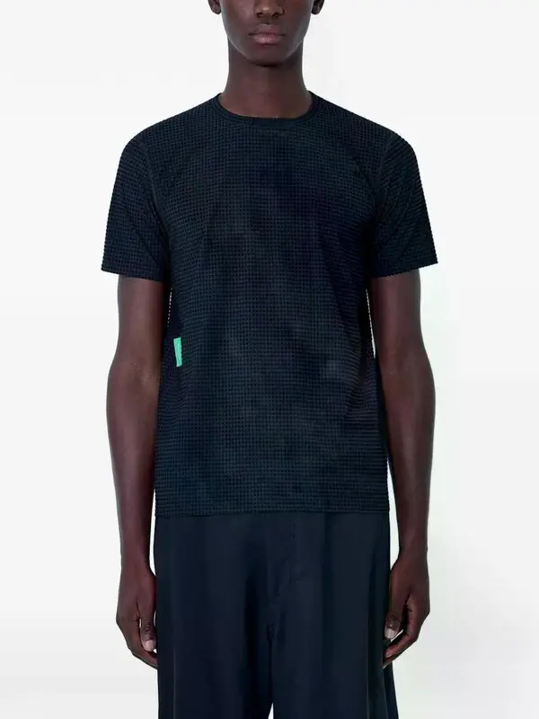 DISTRICT VISION Textured-finish T-shirt - Black