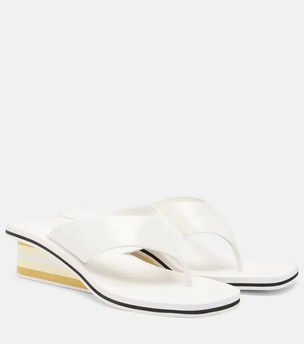 Chloé Patent Leather Thong Wedge Sandals - White