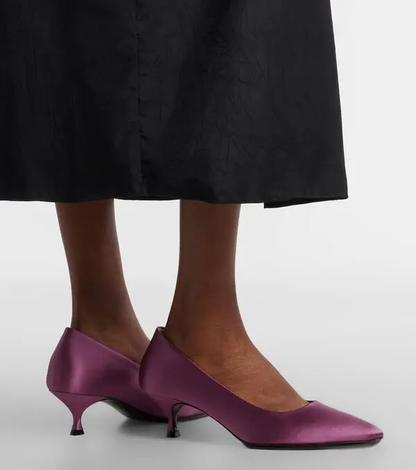 HERBERT LEVINE Satin Pointed Toe Pumps - Pink