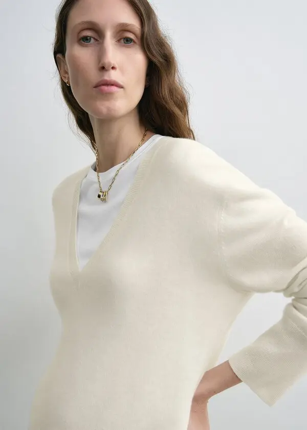 TOTEME Cashmere V-neck Knit