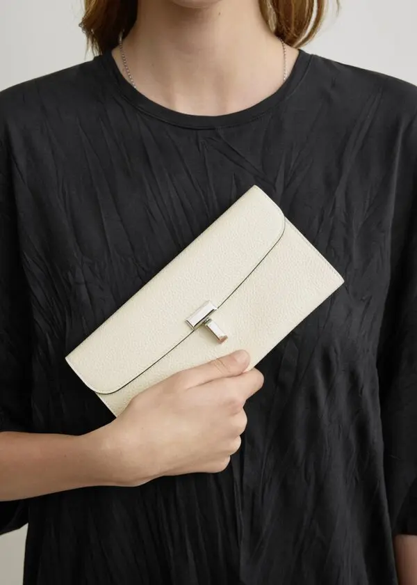 TOTEME T-lock Grained-leather Wallet