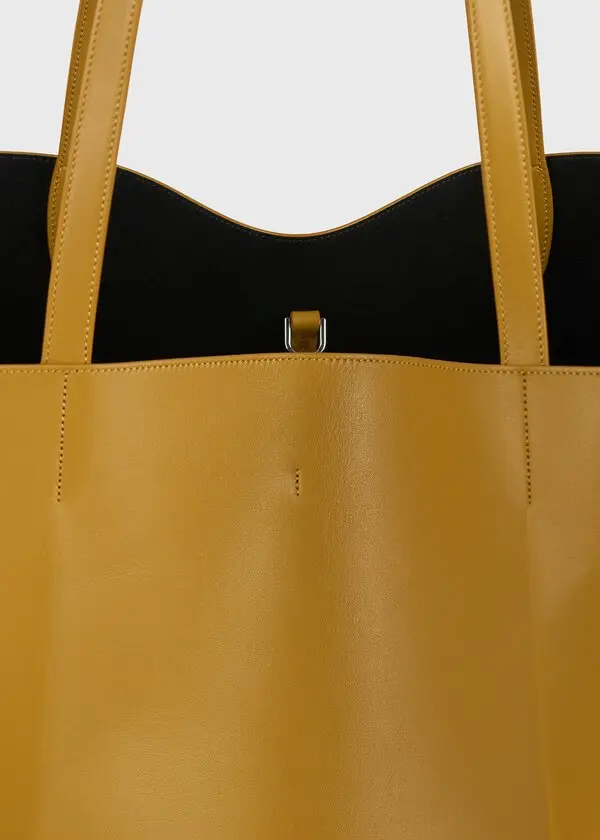 TOTEME Roam Leather Tote