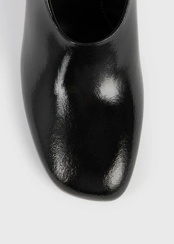 TOTEME Contour Naplack Pumps