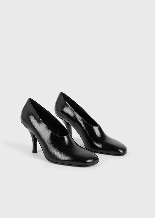 TOTEME Contour Naplack Pumps