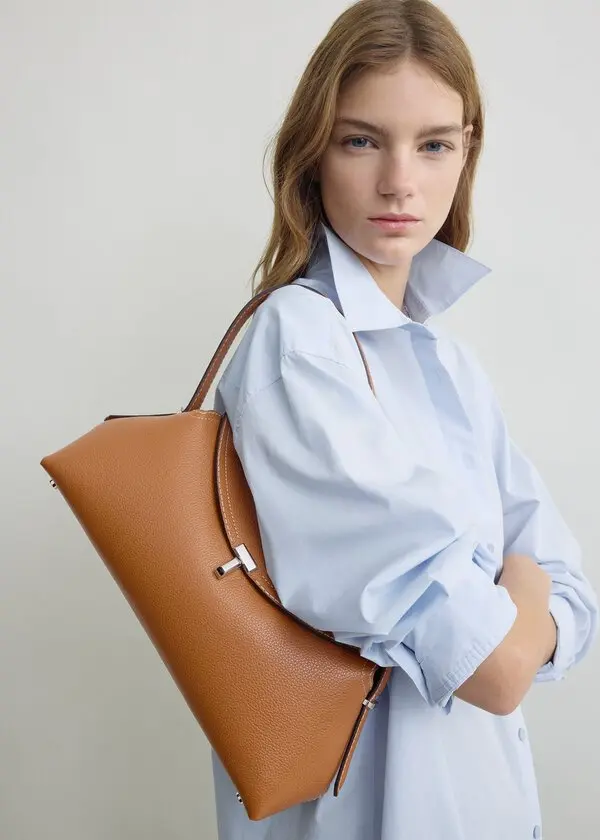 TOTEME T-lock Grained-leather Shoulder