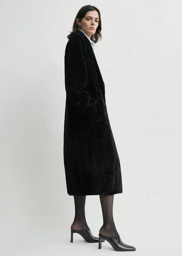 TOTEME Classic Shearling Coat