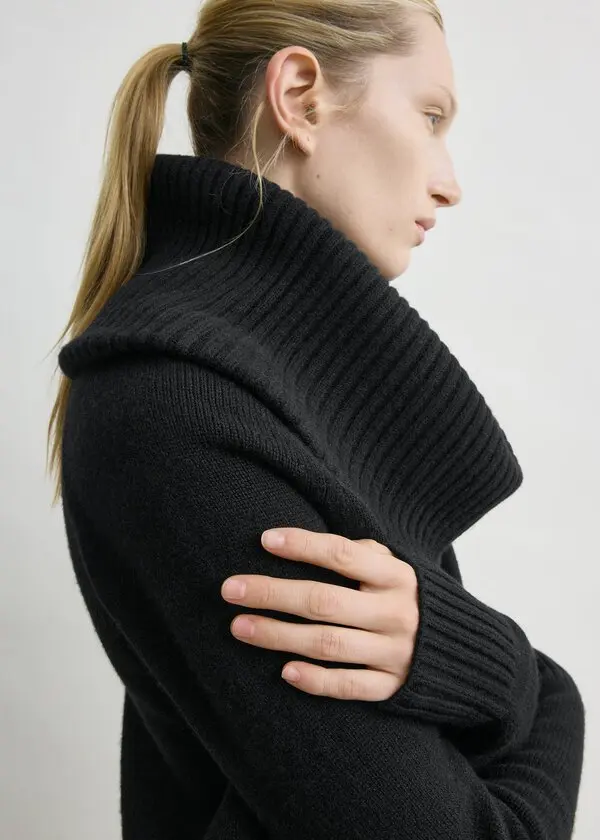 TOTEME Funnel Wool Knit