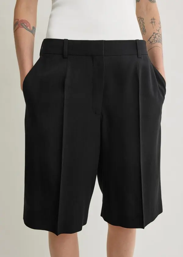 TOTEME Wide Fluid Shorts
