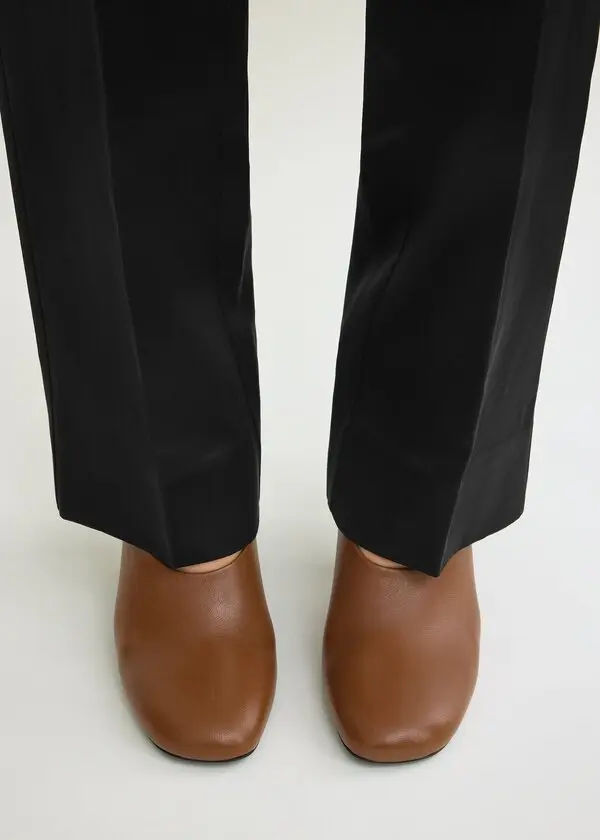 TOTEME Contour Nappa Pumps