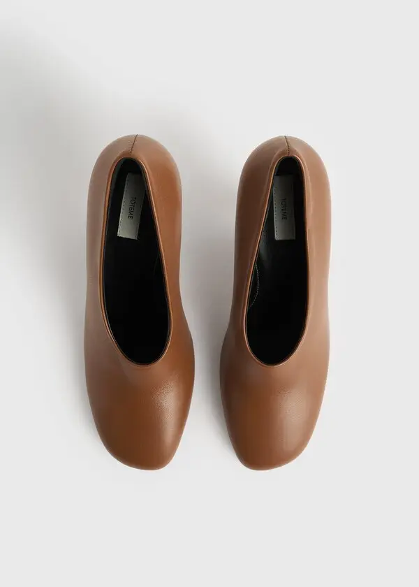 TOTEME Contour Nappa Pumps